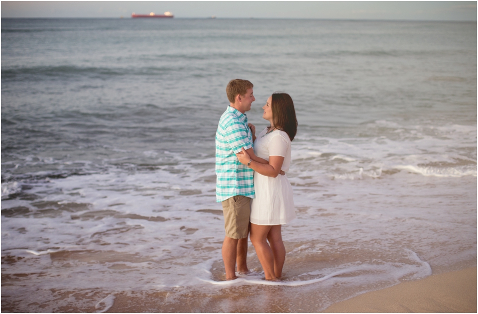 Andy & Allyson | Honolulu Couples Photographer | Haole Girl - https ...